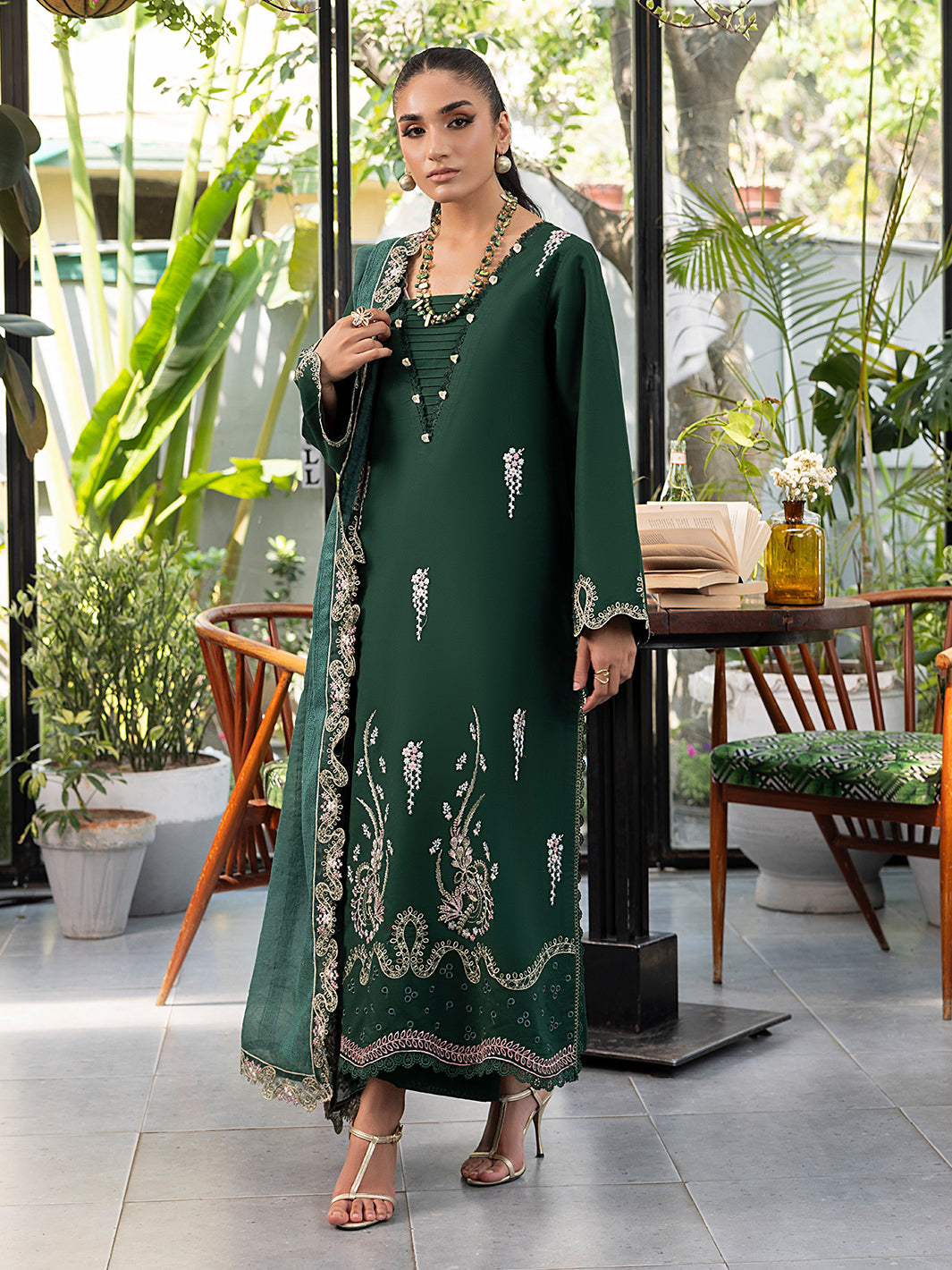 NOORE – Izel Apparel